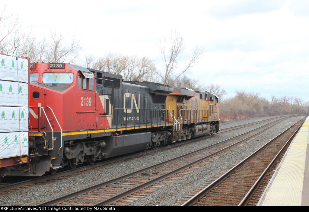 CN 2139 on CSX Q621-8